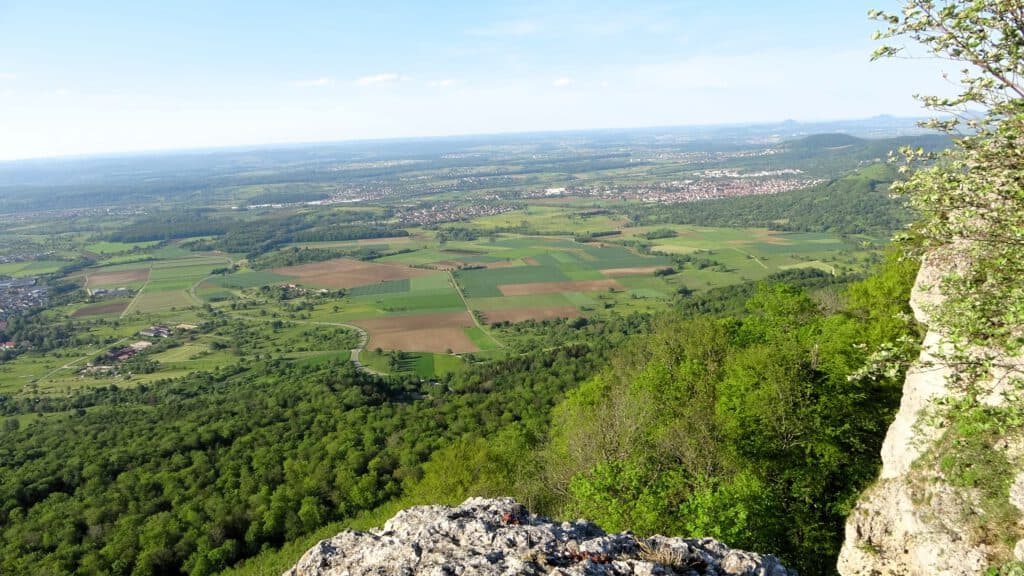 Der Breitenstein bei Ochsenwang in der Gemeinde Bissingen an der Teck ...