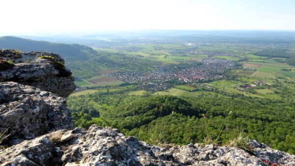 Der Breitenstein bei Ochsenwang in der Gemeinde Bissingen an der Teck ...