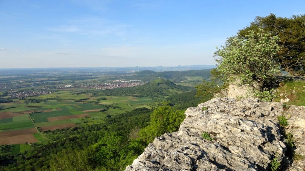 Der Breitenstein bei Ochsenwang in der Gemeinde Bissingen an der Teck ...