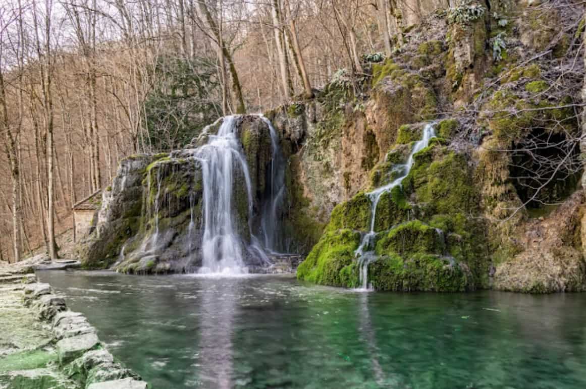 Gütersteiner Wasserfall auf dem Wasserfallweg in Bad Urach ...